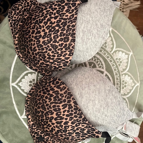 Victoria's Secret | Intimates & Sleepwear | 34c Brasone Is Greythe ...